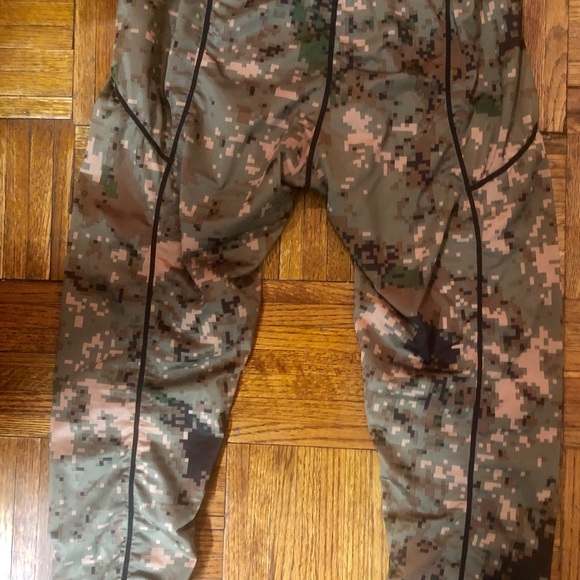 Tesla | Pants & Jumpsuits | Tesla Nylon Workout Cropped Wear Sz Med ...